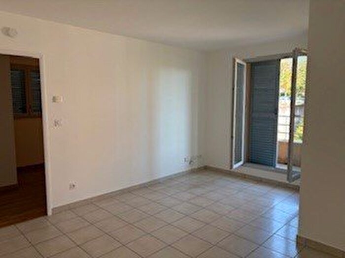 Curis-au-Mont-d'Or : Appartement 2 pièces à louer