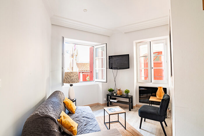 Appartement à vendre - Saint-Jean-de-Luz, Centre-ville - 2 pièces - 1 chambre