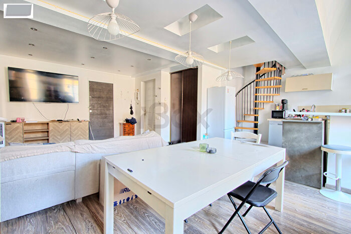 Appartement à vendre - Toulon, Saint-Roch - 4 pièces - 3 chambres