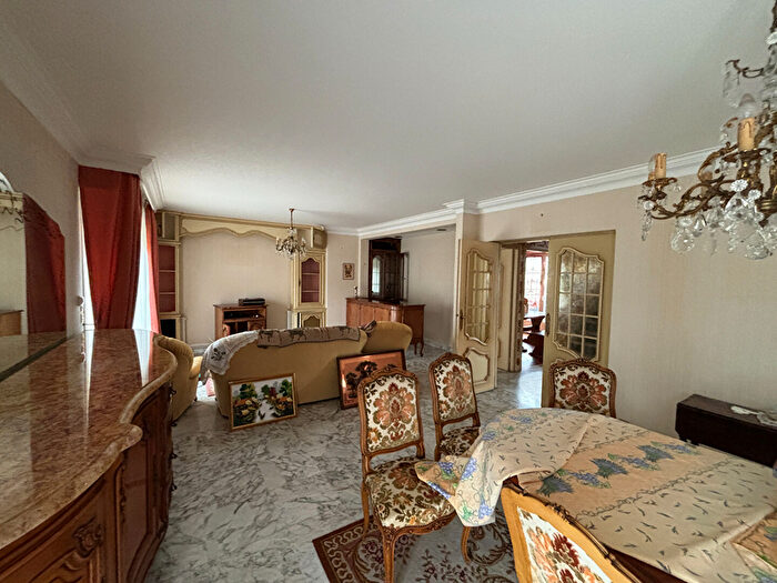 Maison à vendre - Châteauroux, Centre-ville, Les Marins - 12 pièces - 5 chambres