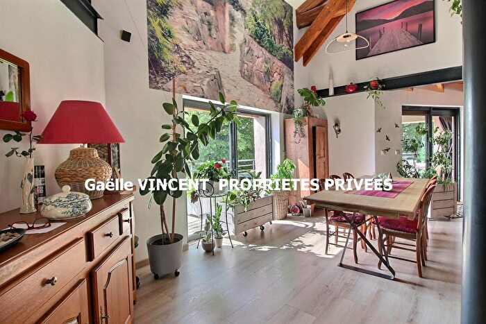 Saint-Julien-Molin-Molette : Maison 10 pièces à vendre