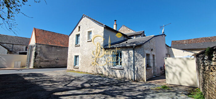 Maison à vendre - Tavant - 8 pièces - 4 chambres