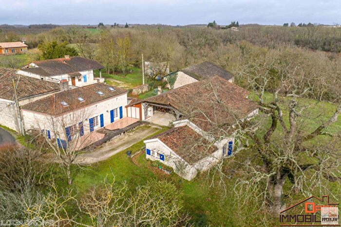 Maison 9 pièces à vendre à Sainte-Colombe-de-Villeneuve