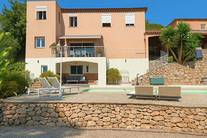 Maison à vendre - Marseille e , Notre-Dame-Limite - 5 pièces - 4 chambres