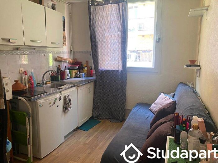 Appartement à louer - Centre Ville, Aix-en-Provence - 1 pièce