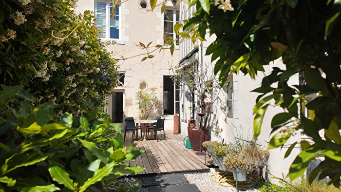 Maison à vendre - Orléans, Bourgogne, Saint-Euverte - 6 pièces - 5 chambres