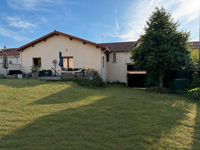 Le Chambon-Feugerolles, Centre-ville, Gare : Maison 6 pièces à vendre
