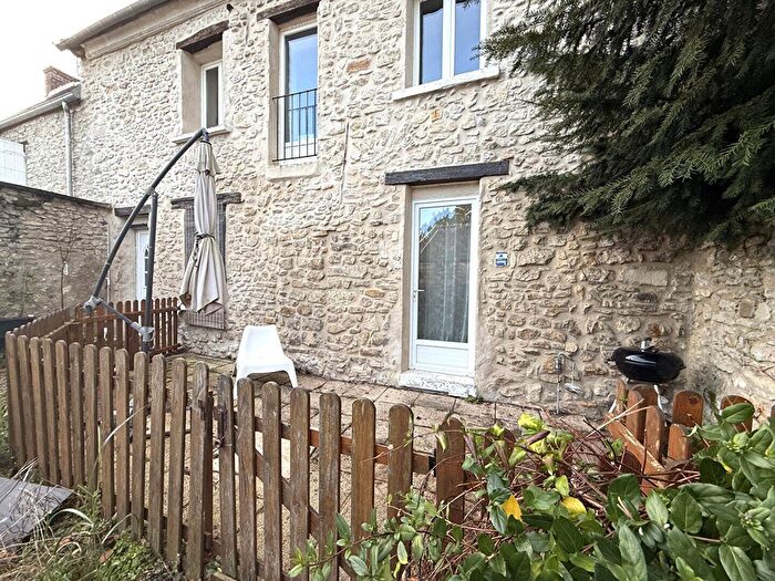 Appartement à louer - Fontaine-Chaalis - 3 pièces - 1 chambre