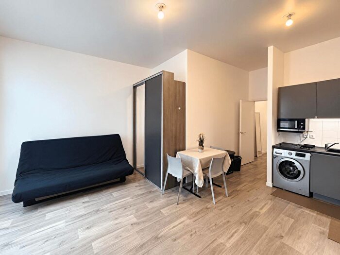 Appartement 1 pièce à Poissy, La Coudraie, à louer