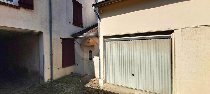 Vaux-sur-Seine : Maison 6 pièces à vendre