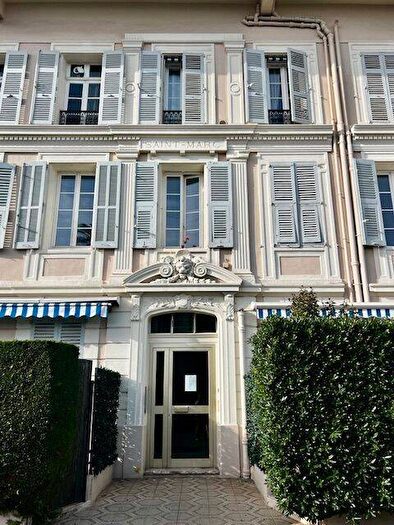 Appartement à louer - République, Cannes - 2 pièces - 1 chambre