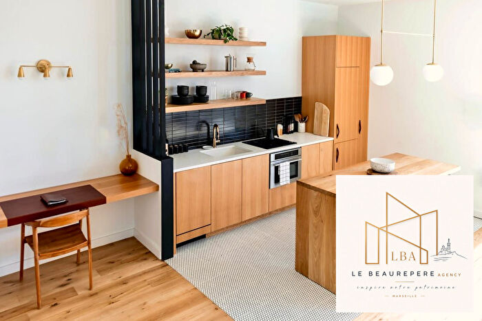 Vitrolles, Bords de l'étang, Tribales, Ferme de Croze : Appartement 2 pièces à vendre