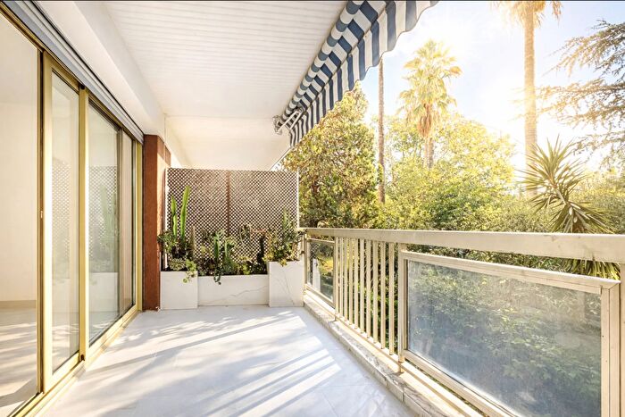 Appartement à vendre - Cannes, Pointe Croisette - 3 pièces - 2 chambres