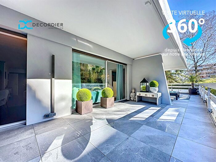 Appartement à vendre - Évian-les-Bains - 3 pièces - 2 chambres