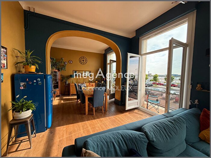 Boulogne-sur-Mer, Gambetta, Ste-Beuve : Appartement 7 pièces à vendre