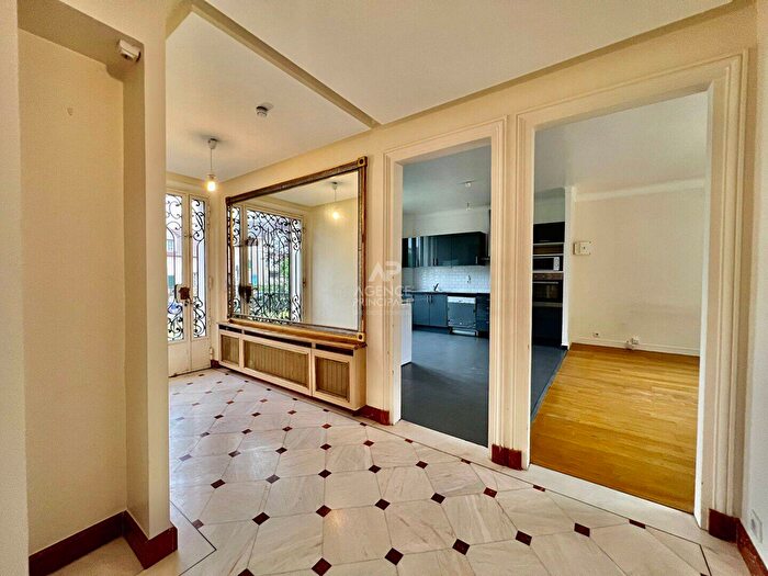 Chamfleury-Port Royal, Voisins-le-Bretonneux : Appartement 3 pièces à louer