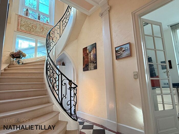 Maison à vendre - Orléans, Bourgogne, Saint-Euverte - 9 pièces - 6 chambres