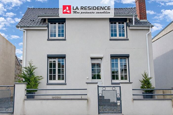 Maison à vendre - Saint-Étienne-du-Rouvray - 5 pièces - 4 chambres