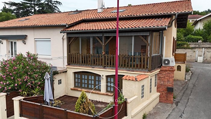 Maison 6 pièces à vendre à Saint-Clair-du-Rhône