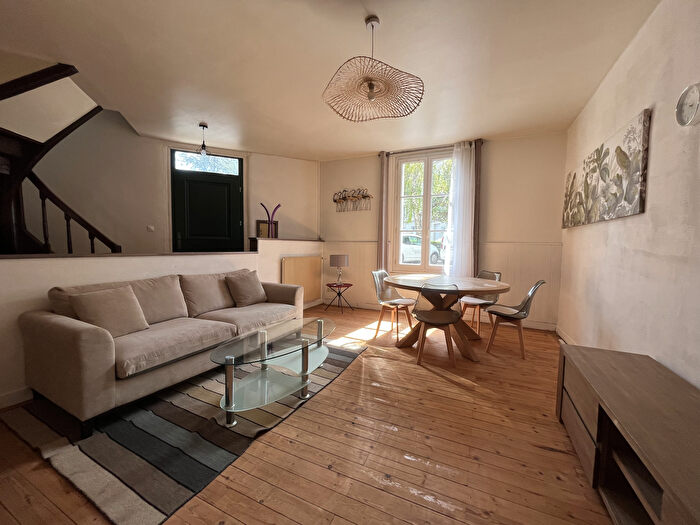 Maison à louer - Saumur, Centre-ville - 4 pièces - 3 chambres