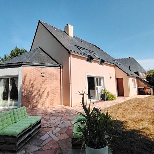 Le Rheu : Maison 8 pièces à vendre
