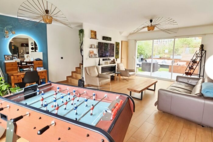 Maison à vendre - Fontenay-sous-Bois, Victor Hugo - 7 pièces - 5 chambres