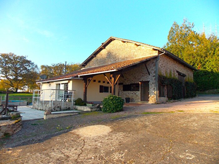 Les Salles-Lavauguyon - Maison 5 pièces à vendre