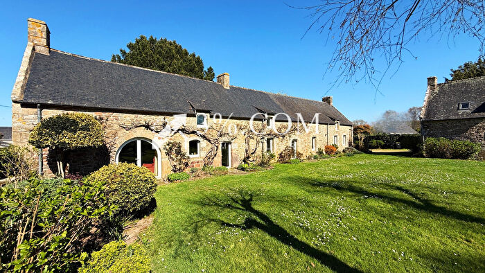 Maison à vendre - Plougoumelen - 10 pièces - 7 chambres