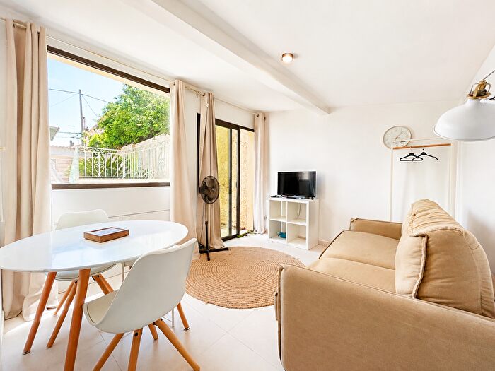 Appartement 1 pièce à Nice, Madeleine, à louer