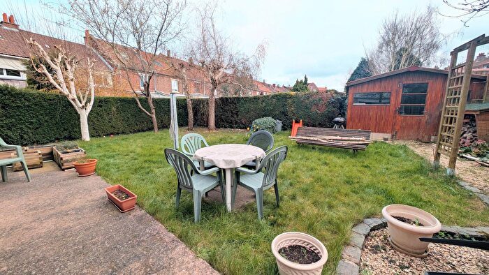 Maison à vendre - Lesquin - 6 pièces - 5 chambres