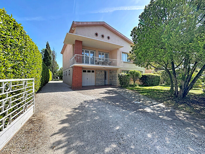 Maison 14 pièces à Saint-Jean, à vendre