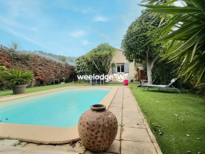 Maison à vendre - Saint-Chamas - 5 pièces - 4 chambres