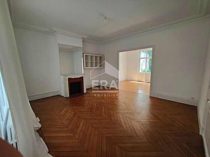 Maison à louer - Orléans, La Cigogne - 6 pièces - 4 chambres