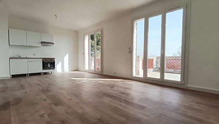 Appartement à louer - Saint Henri, Marseille ème arrondissement - 2 pièces - 1 chambre