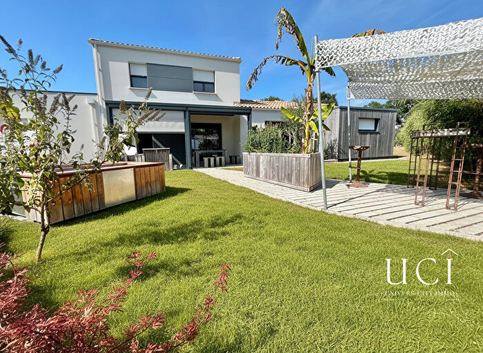 Geneston - Maison 8 pièces à vendre