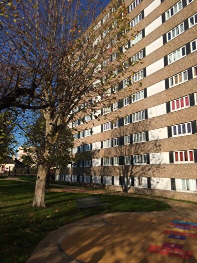 Appartement à louer - Gare, Saint-Denis - 2 pièces - 1 chambre