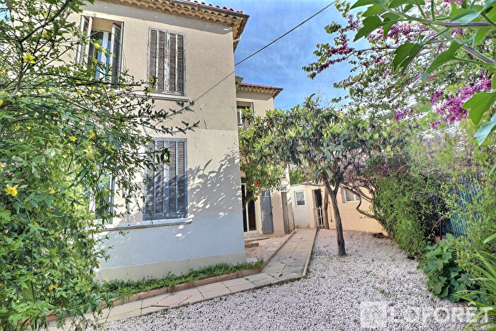 Maison à vendre - Hyères, Centre-ville - 6 pièces - 4 chambres