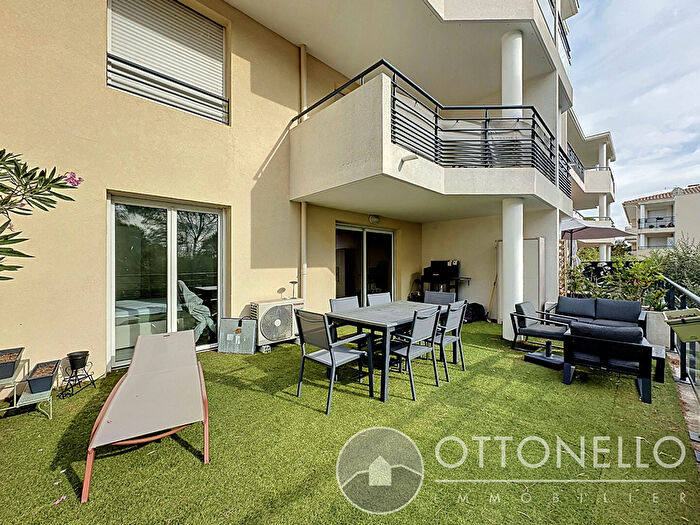 Roquebrune-sur-Argens, La Bouverie : Appartement 2 pièces à vendre
