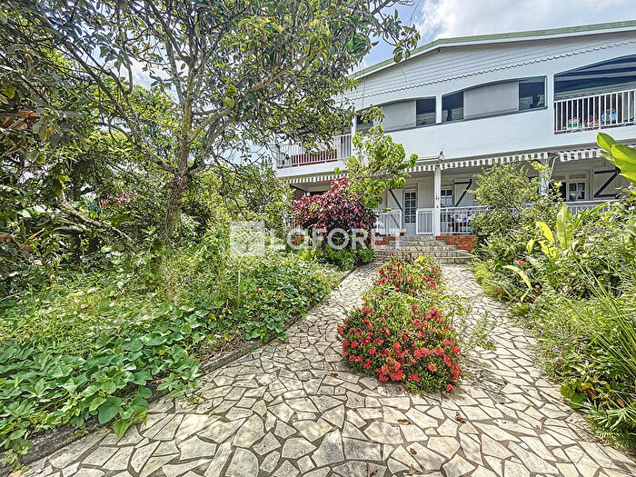 Maison à vendre - Morne-à-lEau - 12 pièces - 8 chambres