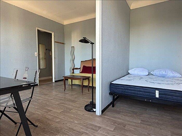 Esplanade, Nîmes : Appartement 1 pièce à louer