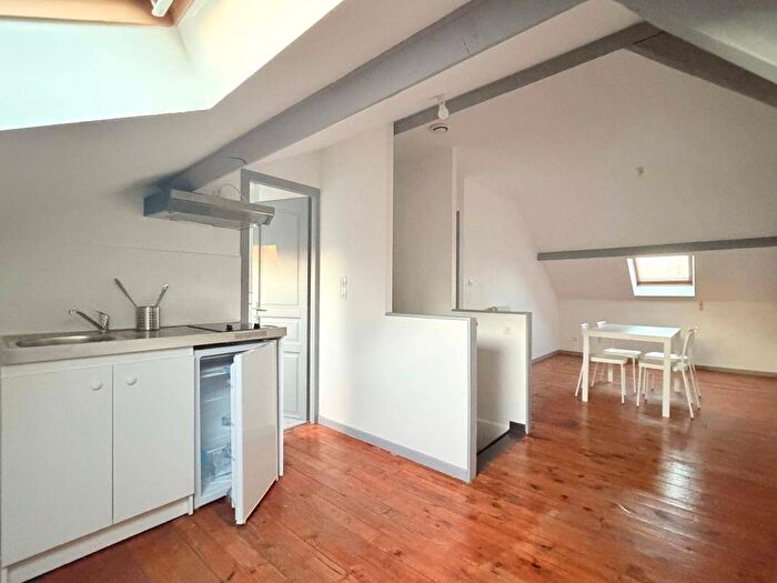 Appartement à louer - Faubourg Saint Catherine-Faubourg de Paris-Le Vignole, Valenciennes - 2 pièces - 1 chambre