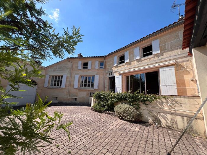 Saint-Sulpice-de-Cognac : Maison 6 pièces à vendre