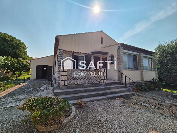 Maison à vendre - Eyguières - 4 pièces - 3 chambres