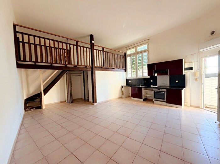 Bon secours, Marseille ème arrondissement : Appartement 2 pièces à louer