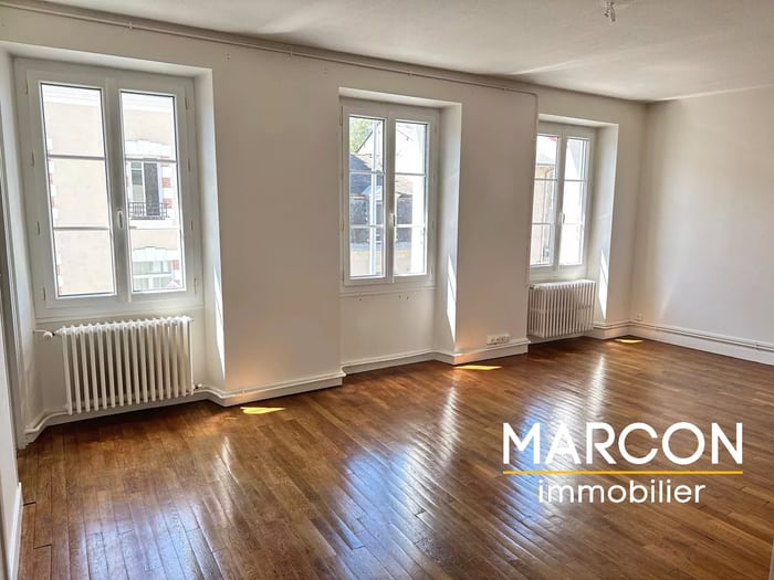 Appartement 4 pièces à postalCode, à louer