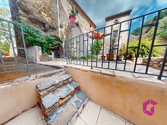 Maison 4 pièces à vendre à Saint-Floret