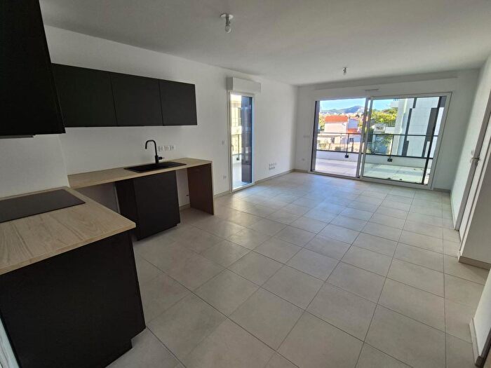 Marseille e, Sainte-Anne - Appartement 2 pièces à louer