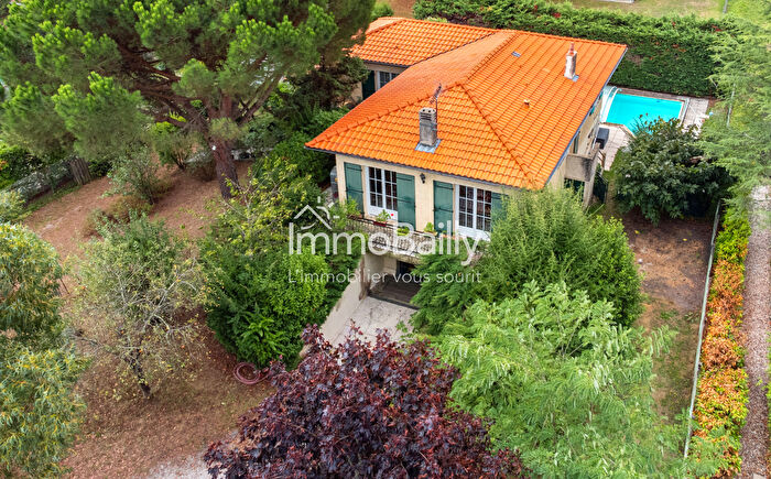 Maison à vendre - Léognan - 6 pièces - 4 chambres