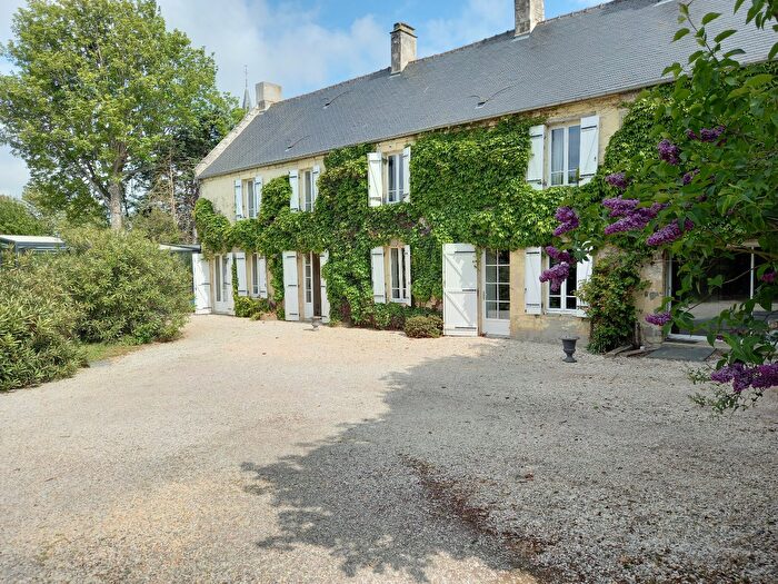 Maison 8 pièces à Rots, à vendre