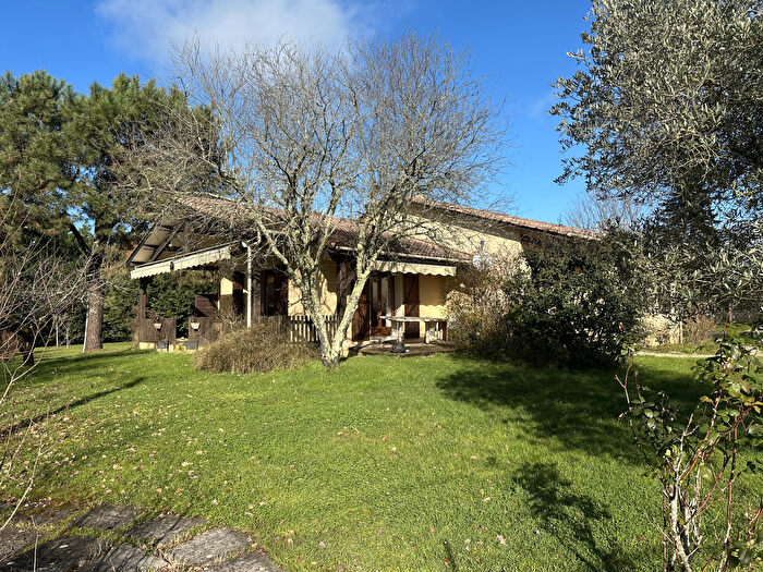 Maison à vendre - Lagupie - 9 pièces - 5 chambres